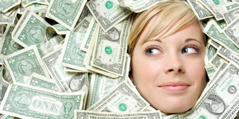 Financial psychology: When does a little money now beat more later ...